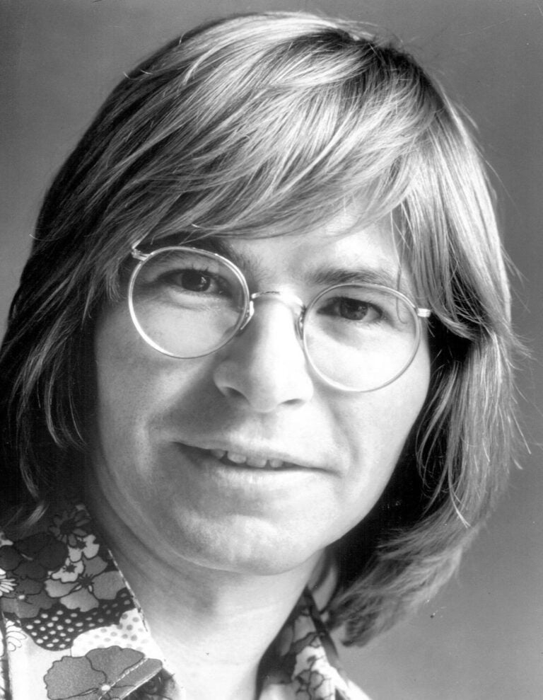 Legends: John Denver | Country Music